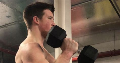 How To Do Hammer Curls — Benefits Variations And More Barbend Hammer Curls Dumbbell Curls