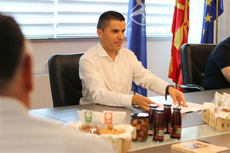 Николовски на средба со Мрежа на земјоделски задруги по повод Меѓународниот ден на