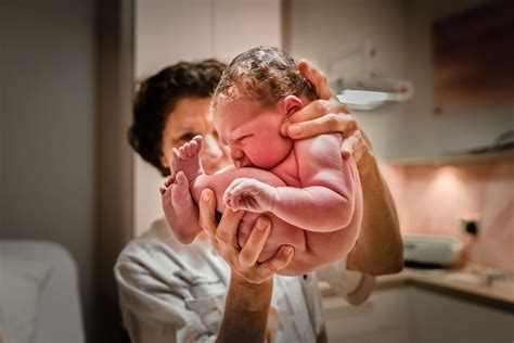 Capturing Unforgettable Moments Of Your Baby S Birth Through Beautiful And Friendly Images