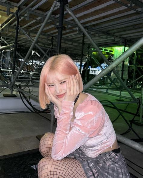 최근 단발로 변신한 프로미스나인 송하영 개9