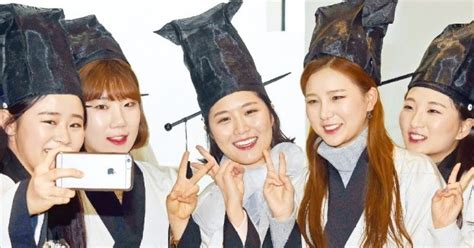 조선시대 선비복장 입고 졸업 셀카