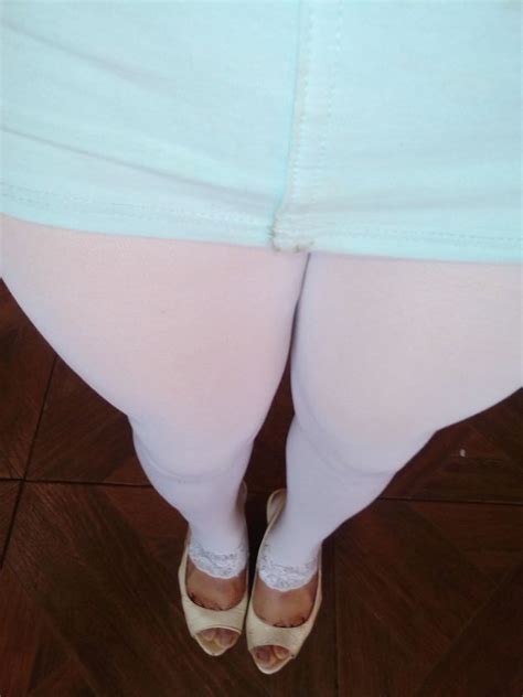 Foto De Tacones Minifalda Y Medias Sexis