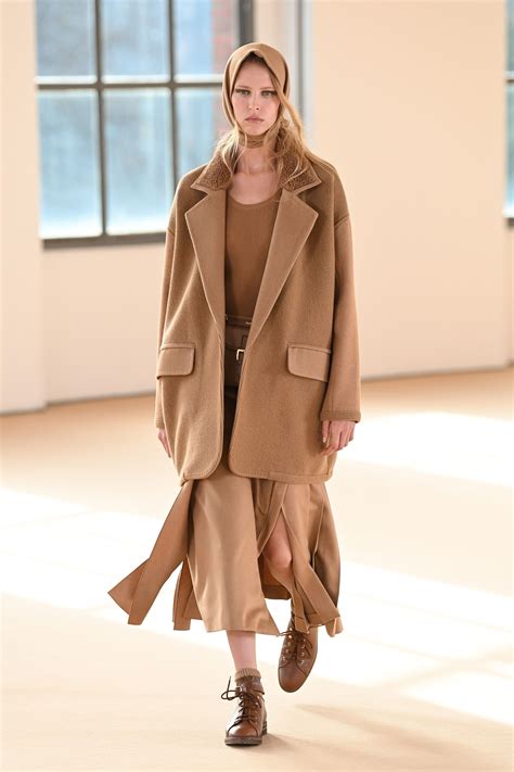 Max Mara Fall 2021 Ready To Wear Collection Vogue