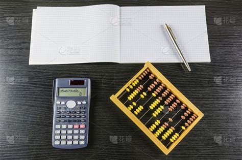 古典式计算器算盘平衡折角灯新的办公室古董水平画幅传统符号