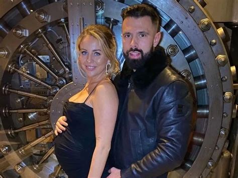 Lydia Bright Lydia Bright Reveals Exciting Pregnancy News As She