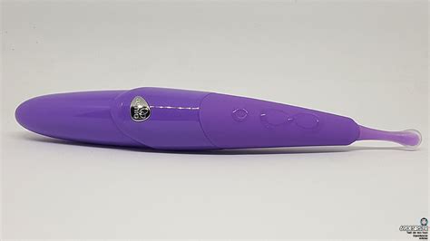 Zumio Caress Review Pinpoint Clitoral Stimulator