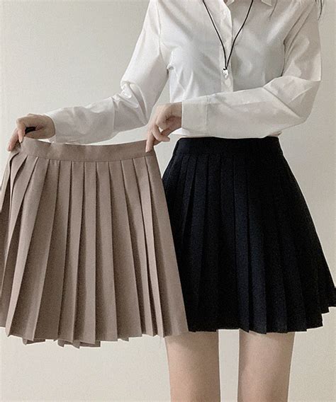 투게더위드미 기본 필수템 이쁜 플리츠 핏라인 허리 뒷밴딩 미니 플레어 플레어 스커트 블랙 베이지 가을 겨울