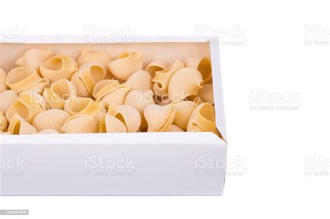 골판지 상자에 조리되지 않은 이탈리아 파스타 루마코니 개체 그룹에 대한 스톡 사진 및 기타 이미지 개체 그룹 건강한 식생활 건조한 Istock
