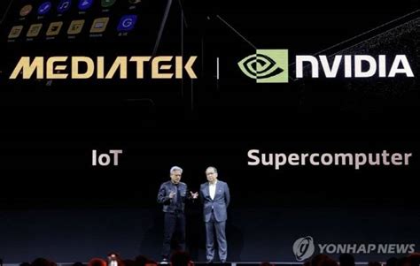 Sk하이닉스 부스 찾아간 젠슨 황…hbm4 정말 아름답다