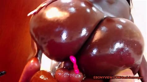 Oiled Black Ass Twerking