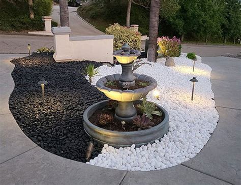 25 Beautiful Gardens With White Rocks White Rock Garden Ideas