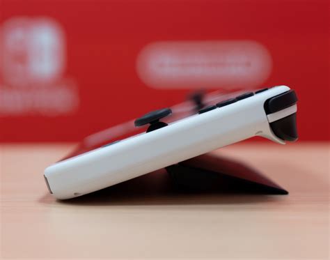 開箱！oled版switch新機亮相，細節更多立架更「粗勇」 4gamers