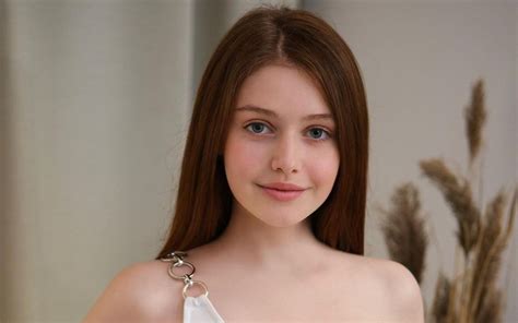 Lan Isobel Fairbain Bio Age Height Models Biography