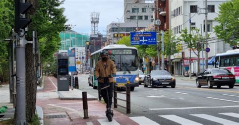 부산시 전국 최초 개인형 이동장치 대중교통 환승 할인 시범 운영