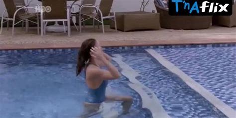Tame Louise Butt Scene In O Negocio