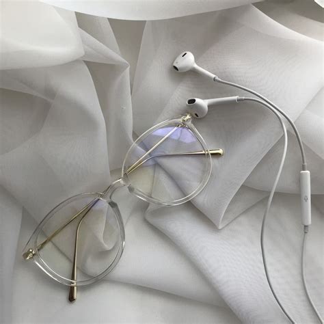 ⌨︎ . . . 𝚑𝚘𝚋𝚒𝚗𝚝𝚘ᵎ | Fashion eye glasses, Glasses trends, Glasses fashion