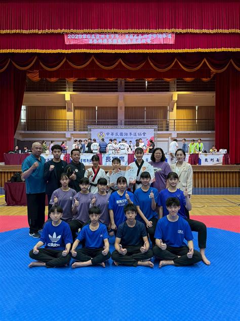 Jwin Tkd Team 精武跆拳道總館 大朋友小朋友注意啦～ 第七屆全國品勢錦標賽在台北市立體育館喔！倒數10天！加油啊～ 每日賽程如下～ 12 10 四 社會and大學組 12 11 五