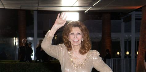 Sophia Loren Ireproșabilă La 87 De Ani Nu și Arată Vârsta Nici Pe
