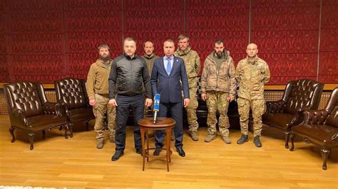 Олена Зеленська On Twitter День якого чекала вся Україна В який у 215 родин наших Героїв