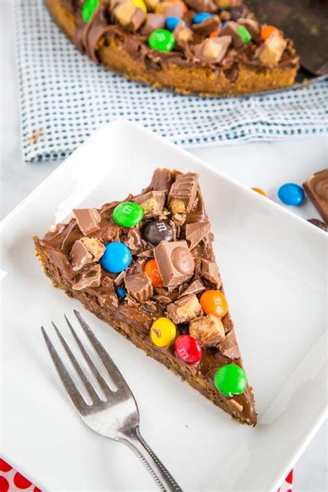 Chocolate Chip Cookie Pizza Recipe Dinners Dishes And Desserts