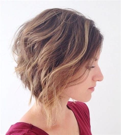 30 Short Wavy Hairstyles For Bouncy Textured Looks