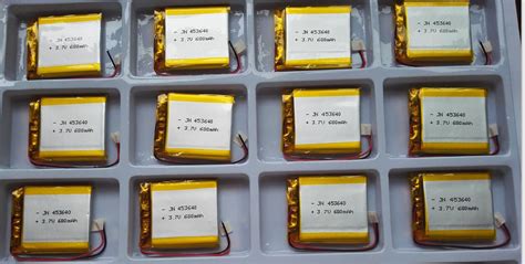 锂电池年限是多少年 锂电池寿命一般多少年 锂电池寿命跟年份 大山谷图库