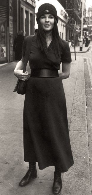 Photos Ali Macgraws Style Evolution Ali Macgraw Ageless Style Style