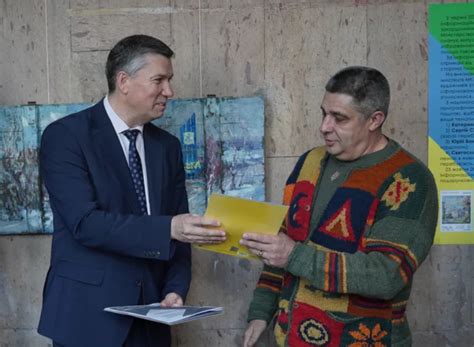 У столиці представили виставку митців роботи яких використали для