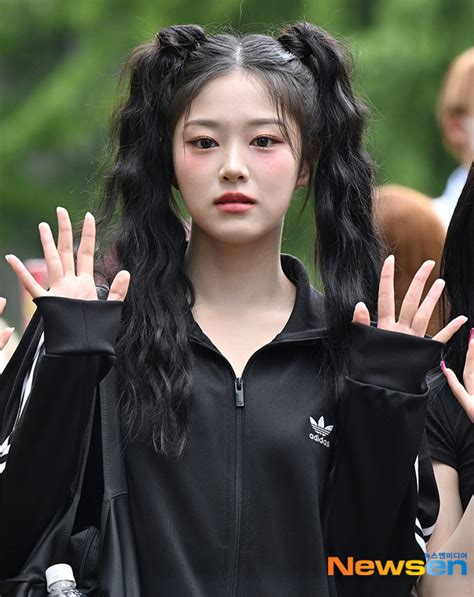 루셈블 현진 인형의 인사 포토엔hd