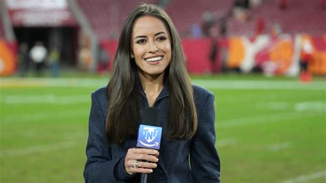 Kaylee Hartung To Make Super Bowl Debut As Nbc Sideline Reporter Fox