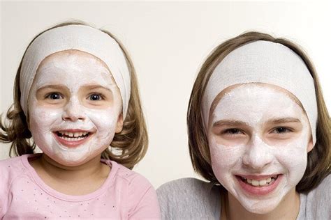 Comment faire un masque de visage maison pour les enfants? - Melon ...