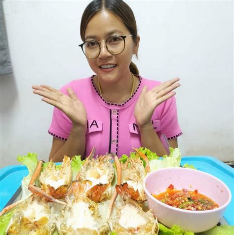 พูใหญ่ๆเนื้อแน่นๆ ทุเรียนหมอนทอง ผลไม้ Yummyyummy กอกบกินแซ่บ คลิปเต็ม💛 By กอกบ กินแซ่บ