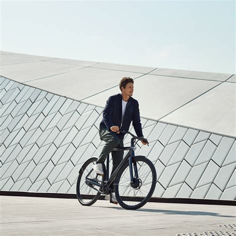 Thomas Hoogewerf Tackles Mexico Congestion With Recycled Plastic Tricycle