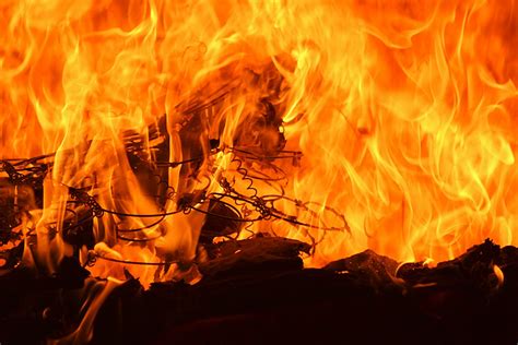 무료 이미지 빛 조직 외딴 주황색 빨간 불꽃 난로 검은 노랑 모닥불 지옥 그릴 에너지 화상 플래시 배경 뜨거운 열정 바탕 화면 세부