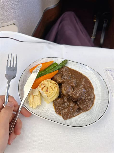 รีวิวที่นั่ง Business Class การบินไทย ️ แกลเลอรีที่โพสต์โดย