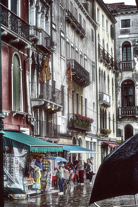 People On Rainy Day In Venice Italy Photograph By Eduardo Accorinti