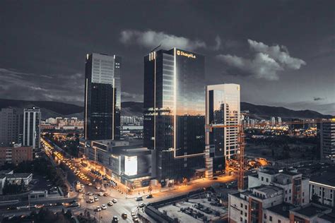 Бэтмэнгүй Готам Миний өмнө цаг агаар нь нилээд хүйтэн ч… By Saikhnaa