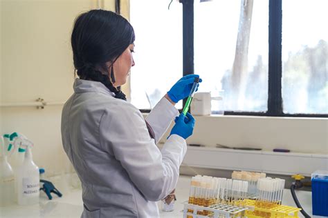 Laboratorio De Microbiología Eula