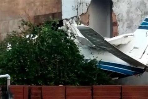 Avião Cai Sobre Casas E Deixa Ao Menos Seis Feridos Em Goiânia