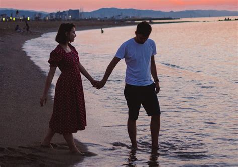 PDA Relationship When Should You Show Affection