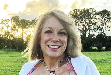 Luna Tries On Bras Luna Mons Official Official Profile