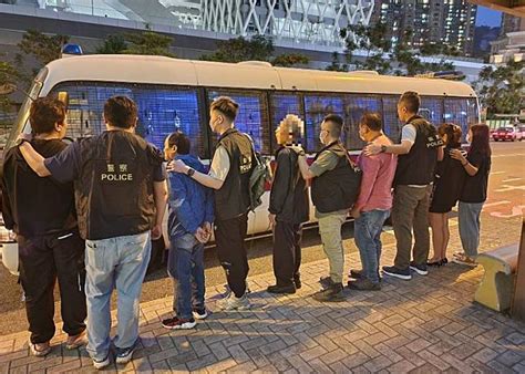 連續兩日打擊將軍澳街頭賭博 拘26男女檢啤牌賭款 Oncc 東網 Line Today