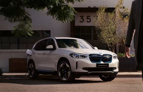 Bmw Ix3 Officially Launched Driving Range Up To 500 Km Under Normal