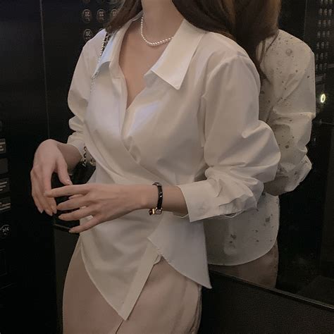 달리호텔 Dali Made 라넬 오픈 카라넥 랩 셔링 셔츠 블라우스하객룩