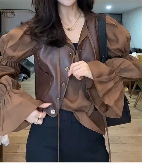 유투미월드 ♥당일 출고♥ 레트로 프렌치 퍼프 슬리브 셔츠 세트 여성용 타이드 2024 에디션 Pu 가죽 조끼 조끼 재킷 투피스 세트