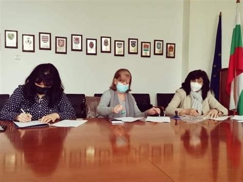 Нов колективен трудов договор в сферата на образованието в община Монтана СРСНПБ Съюз на