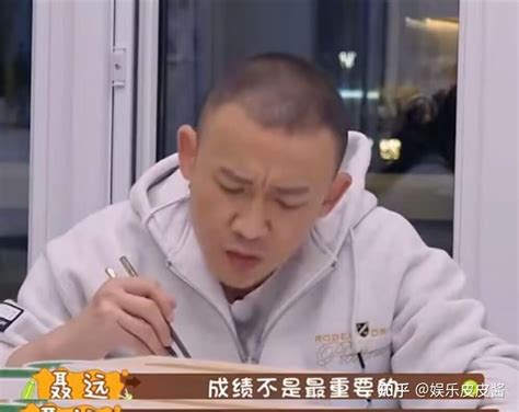 聂远携妻女回贵州老家，老婆肤白貌美显年轻，11岁的女儿更是漂亮 知乎