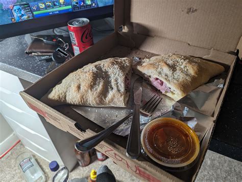 139 Local Pizza Place Calzone Rforsen