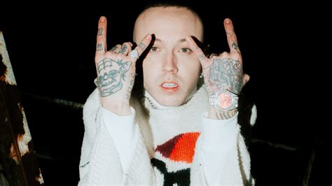 Lazza Il Trapper Biografia Carriera E Curiosità Del Rapper Romano Jfm