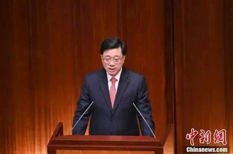 李家超发表任内首份施政报告 聚焦谋幸福与谋发展香港人才政策
